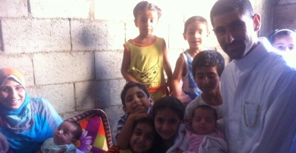 Thousands of displaced Palestinians take shelter on the fringes of Gaza ...