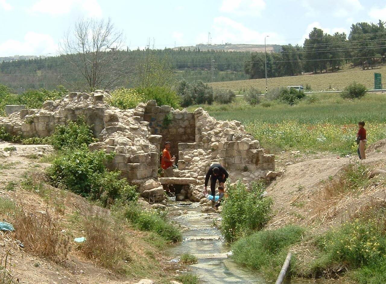An unlikely dramatic hero, poet Taha Muhammad Ali takes the Kennedy ...