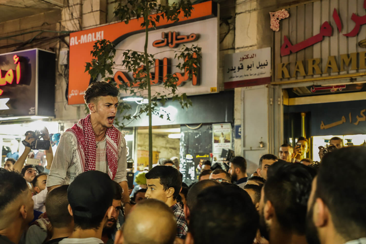 Palestinians protest in Ramallah against the ‘Authority of Shame ...