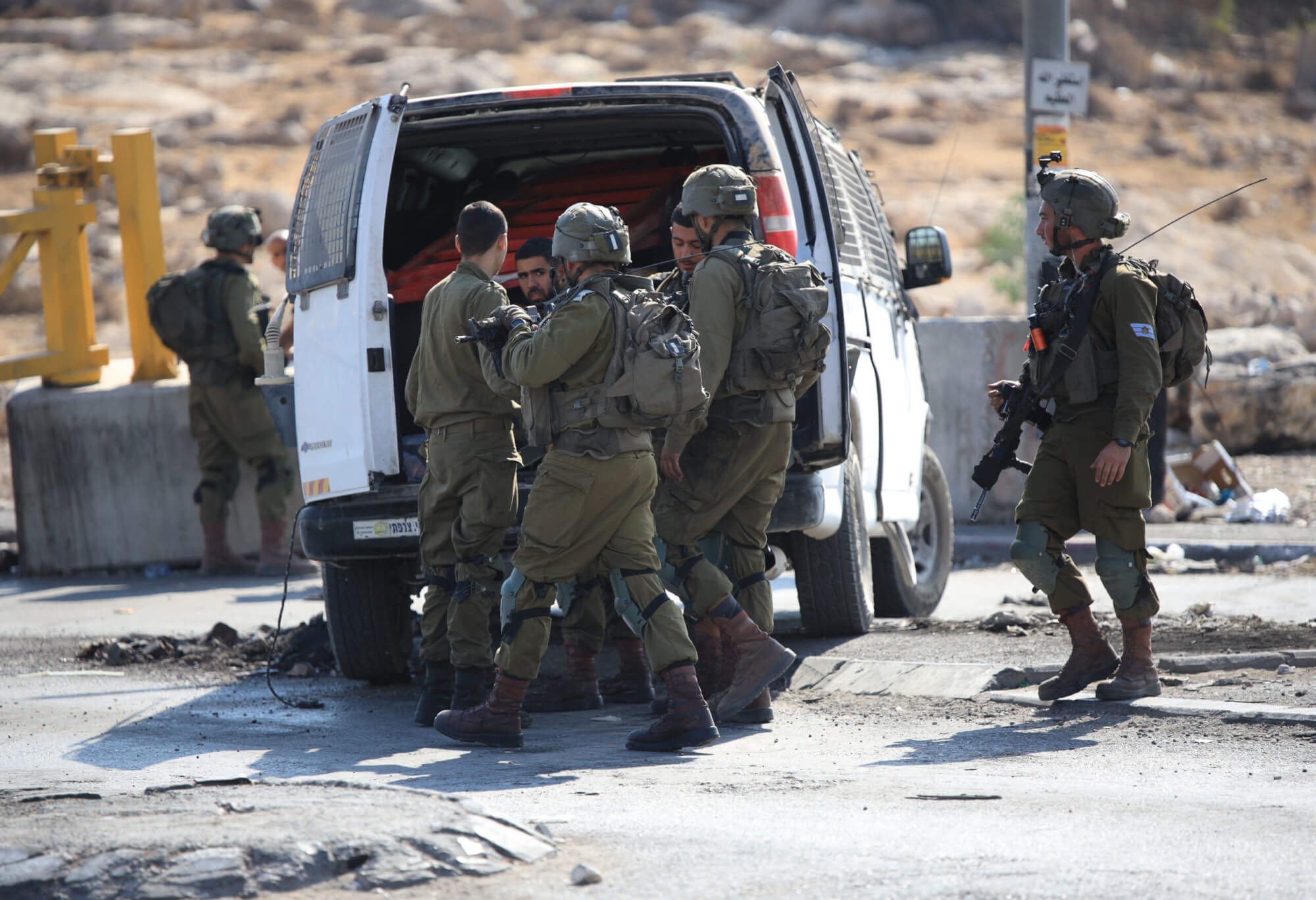 Shu’fat refugee camp under siege as army searches for resistance ...