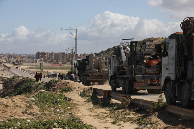 The story of the U.S. ‘floating dock’ built from the rubble of Gaza’s ...