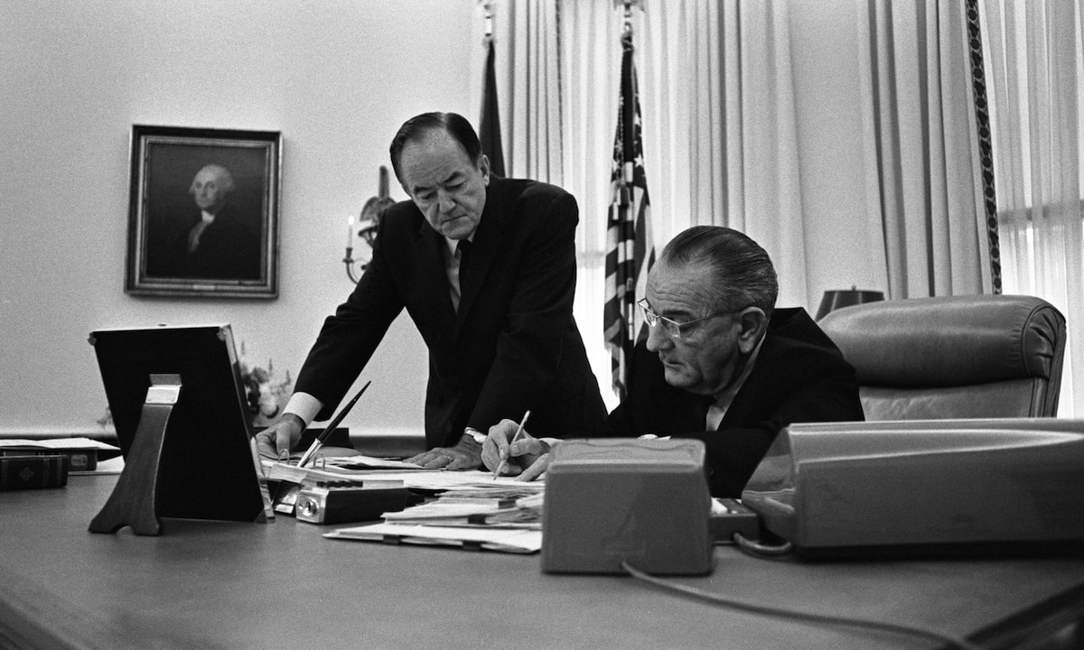 In 1968, a Democratic president proposed de-escalating an unpopular war ...